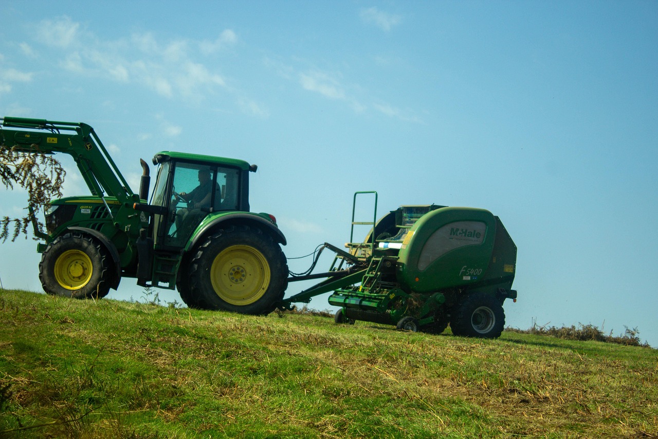 Tractor Agriculture Farm - Free photo on Pixabay