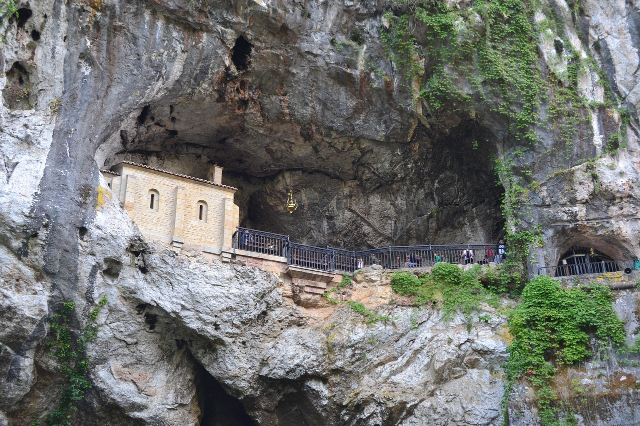 Covadonga Santine Gruta - Photo gratuite sur Pixabay