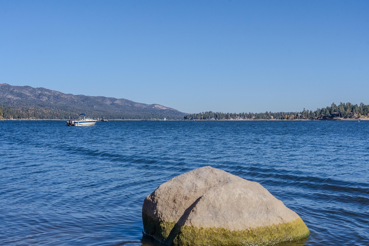 Rock Lake Boat - Free photo on Pixabay