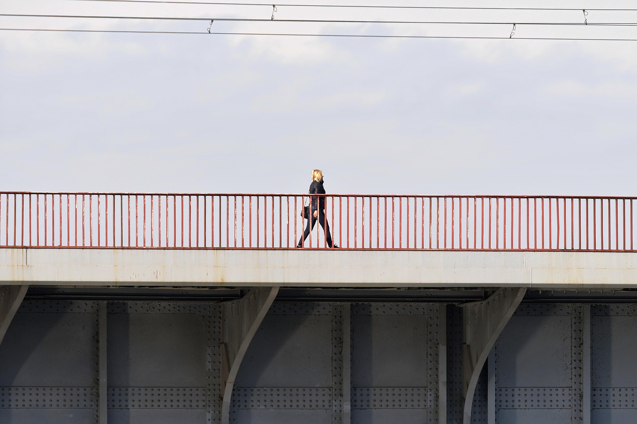 Peste 10 000 De Imagini Gratuite Cu Blonde Blonde și Femeie Pixabay