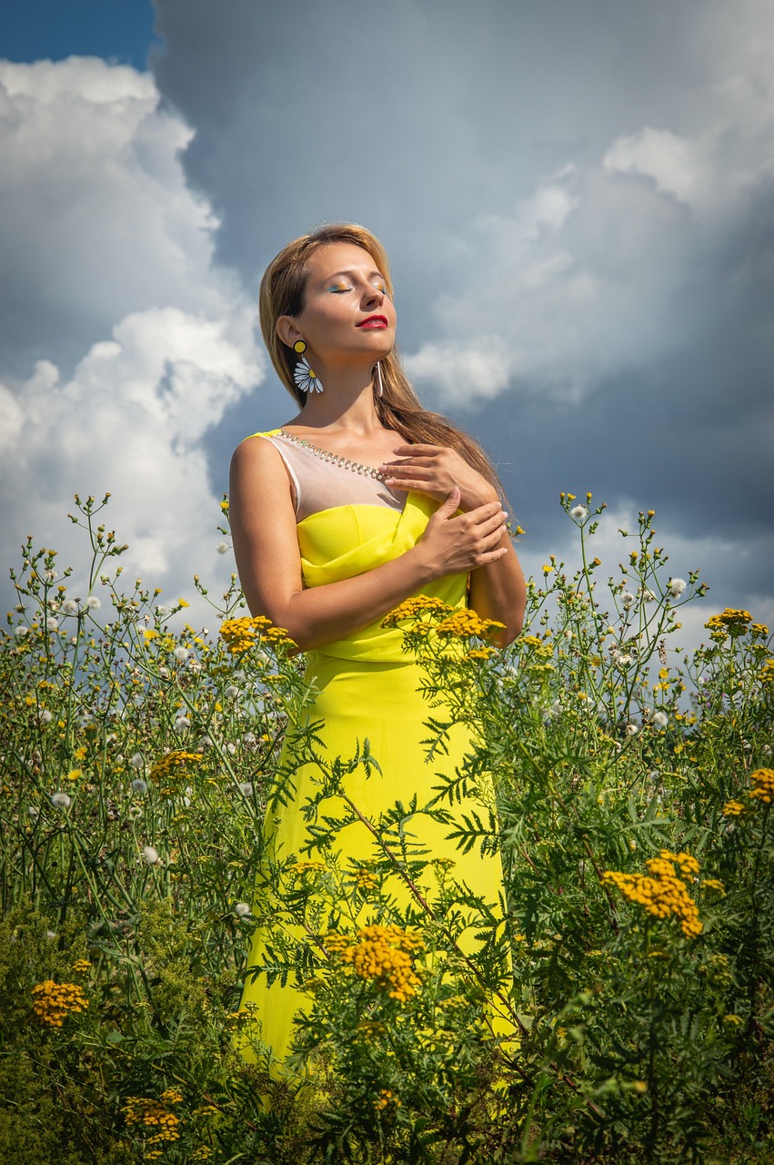 Woman Model Posing - Free photo on Pixabay