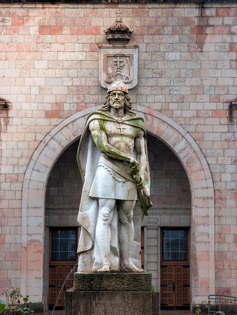 Don Pelayo Statue Asturias Cangas - Free photo on Pixabay