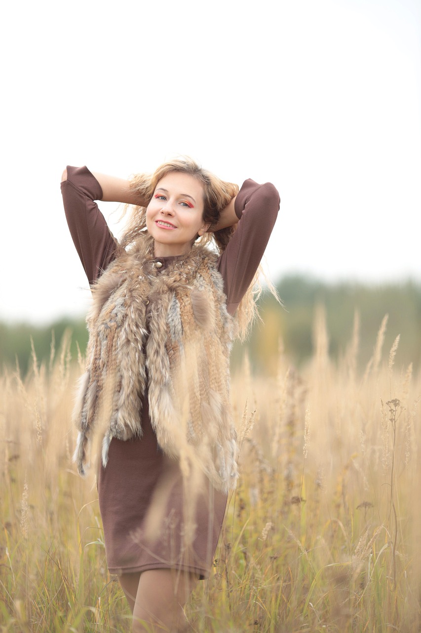 Plus de 1 600 000 images de Femme Joyeuse Dans Nature et de Femme - Pixabay