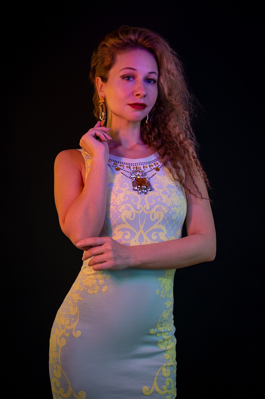 Mulher Moda Estilo Experimentando - Foto gratuita no Pixabay
