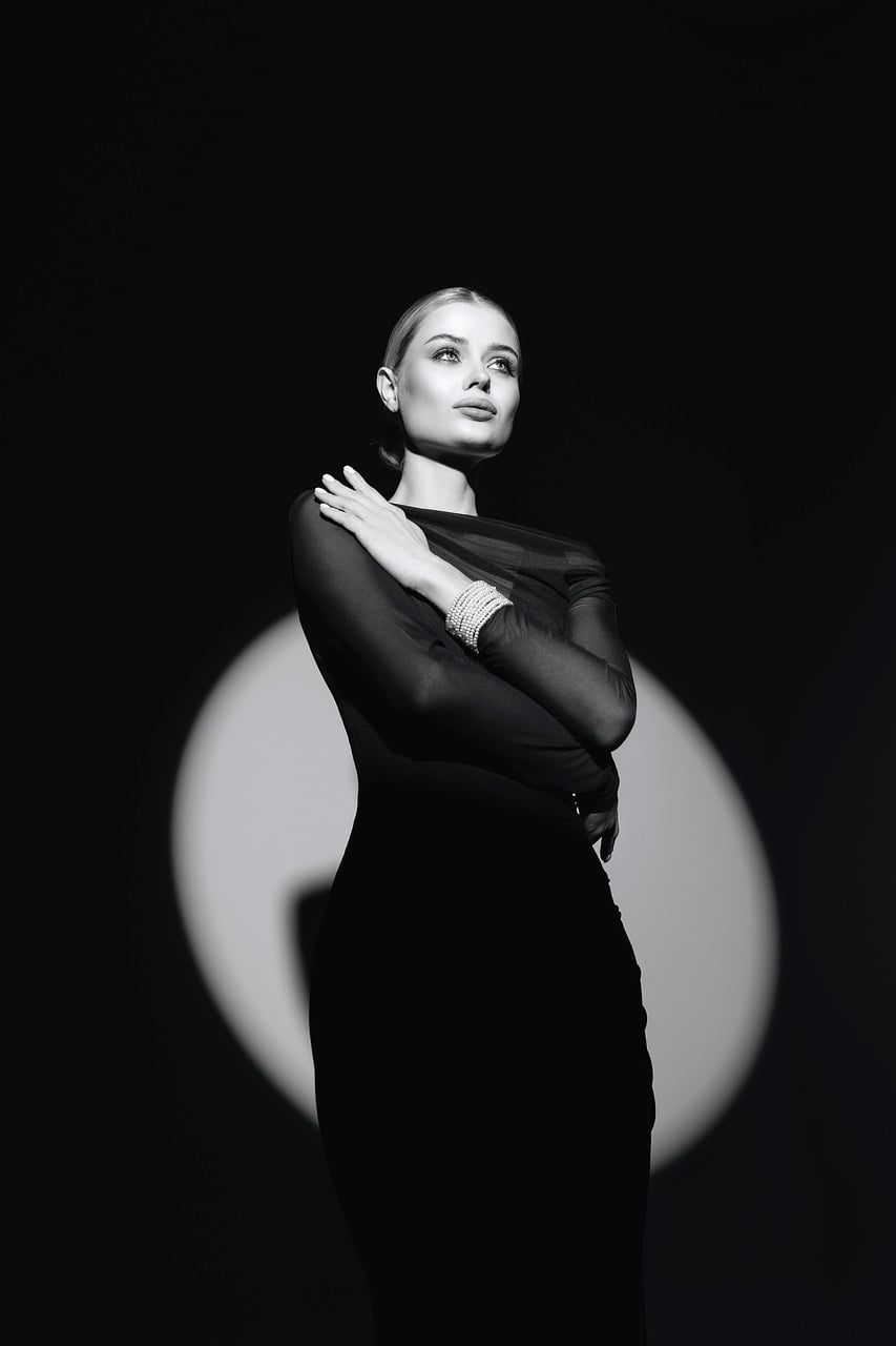 Fashion Editorial Model Studio - Free photo on Pixabay