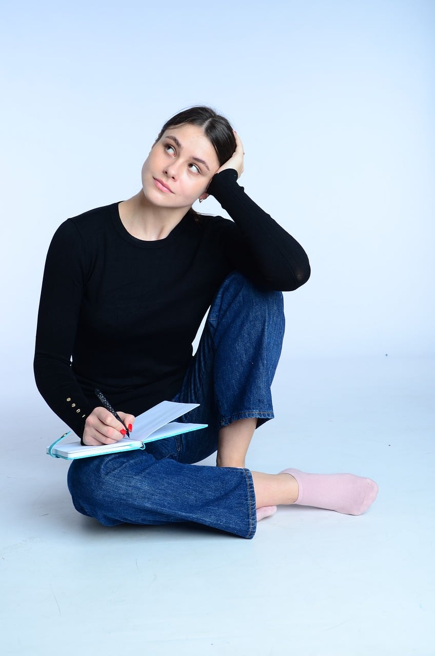 Woman Writing Studio - Free photo on Pixabay