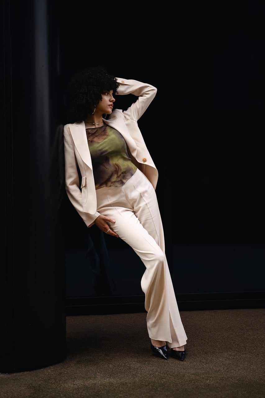 Fashion Editorial Artistic Pose - Free photo on Pixabay