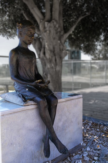 Girl Statue Sculpture - Free photo on Pixabay