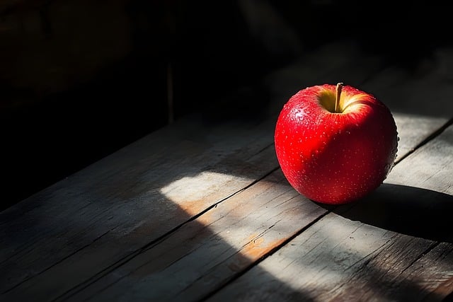 Apple Chiaroscuro Baroque - Free photo on Pixabay