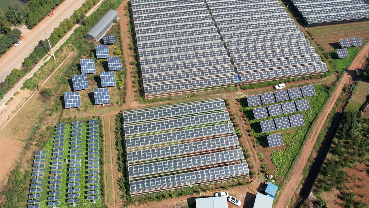 Solar Panels Videos: Download 459+ Free 4K & HD Stock Footage Clips ...