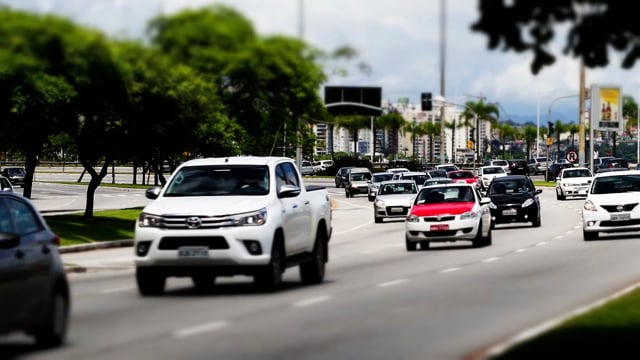 Carros Vehiculos Avenida - Free video on Pixabay - Pixabay