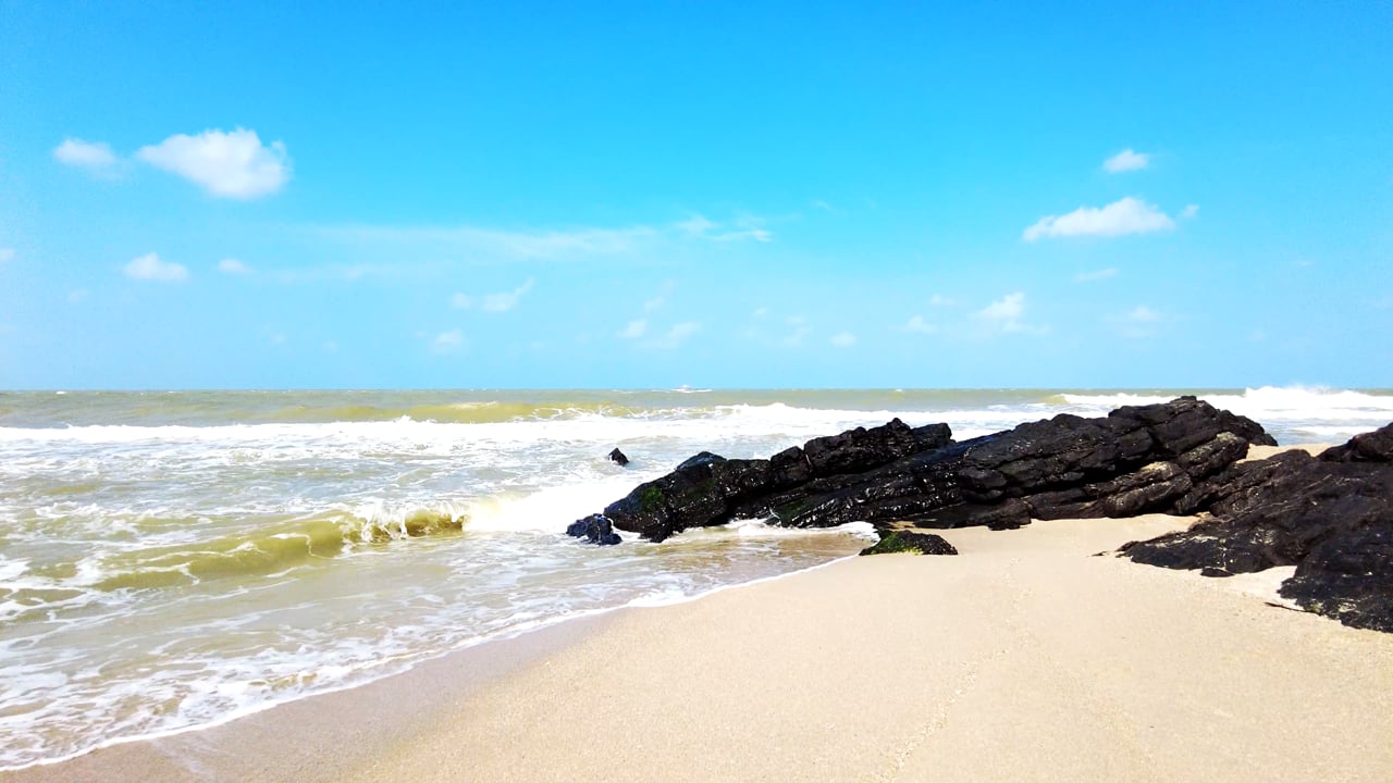 Beach Wave Videos: Download 9,589+ Free 4K & HD Stock Footage Clips ...