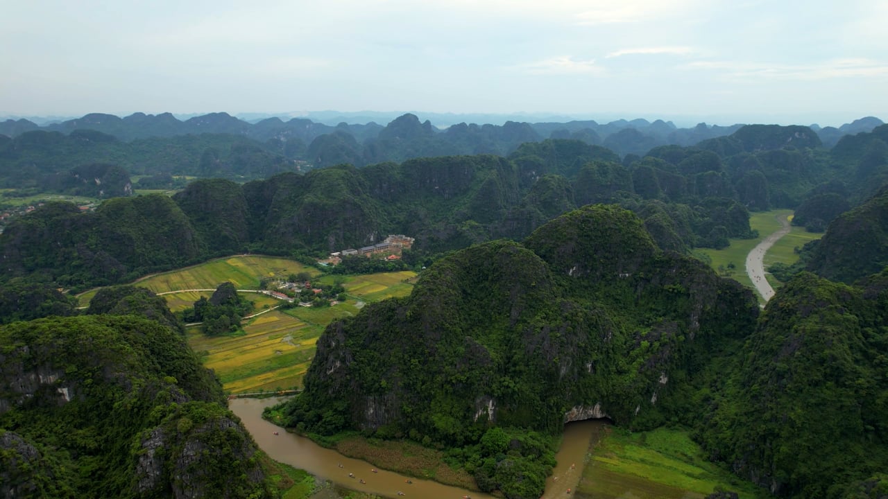 Mountains, Boat, Vietnam. Free Stock Video - Pixabay