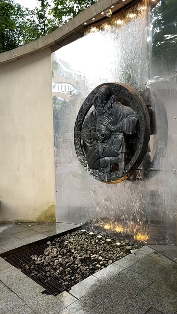 Monument, Sculpture, Water. Free Stock Video - Pixabay