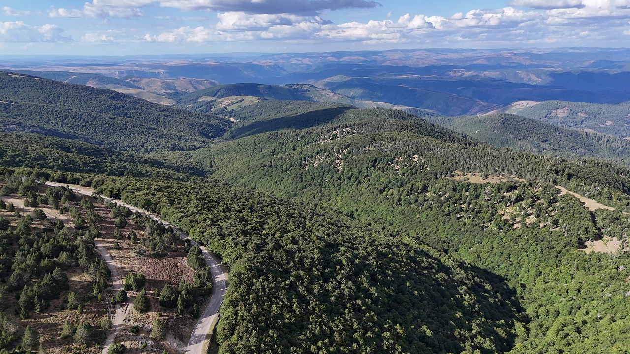 Montagne Nuageuse Videos: Download 8,279+ Free 4K & HD Stock Footage Clips - Pixabay