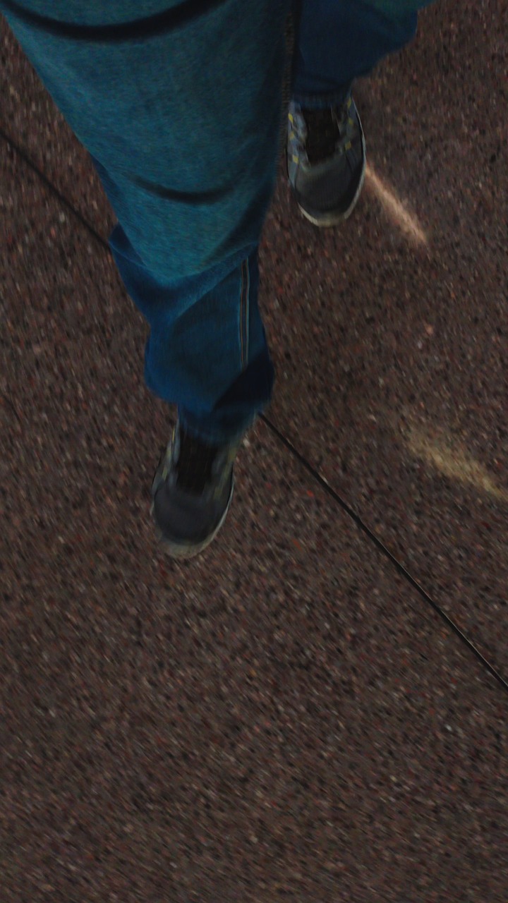 Walking, 4K, Vertical. Free Stock Video - Pixabay