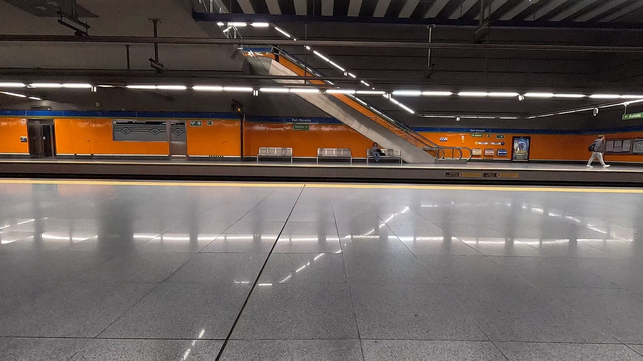 Metro, Train, Underground. Free Stock Video - Pixabay